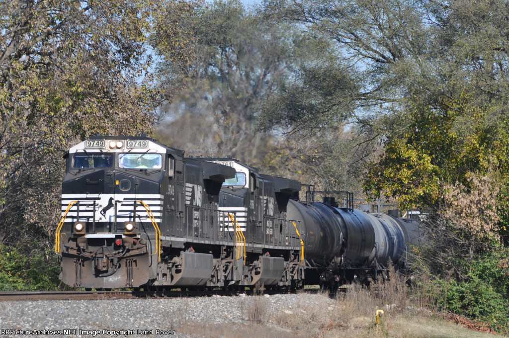 NS 9749 On NS 143 Eastbound